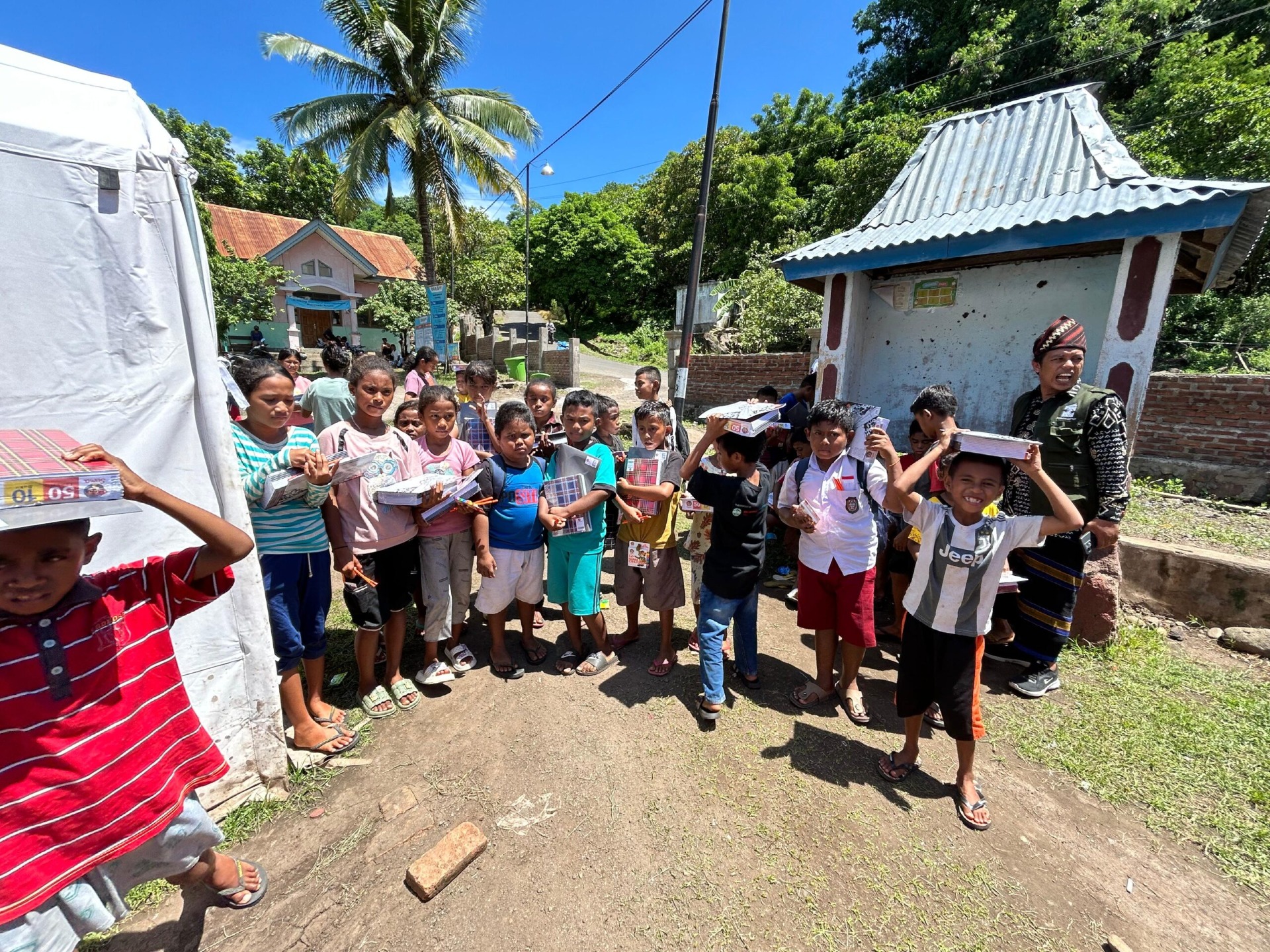 Erlangga - Trauma Healing Penyintas Bencana Gunung Lewotobi