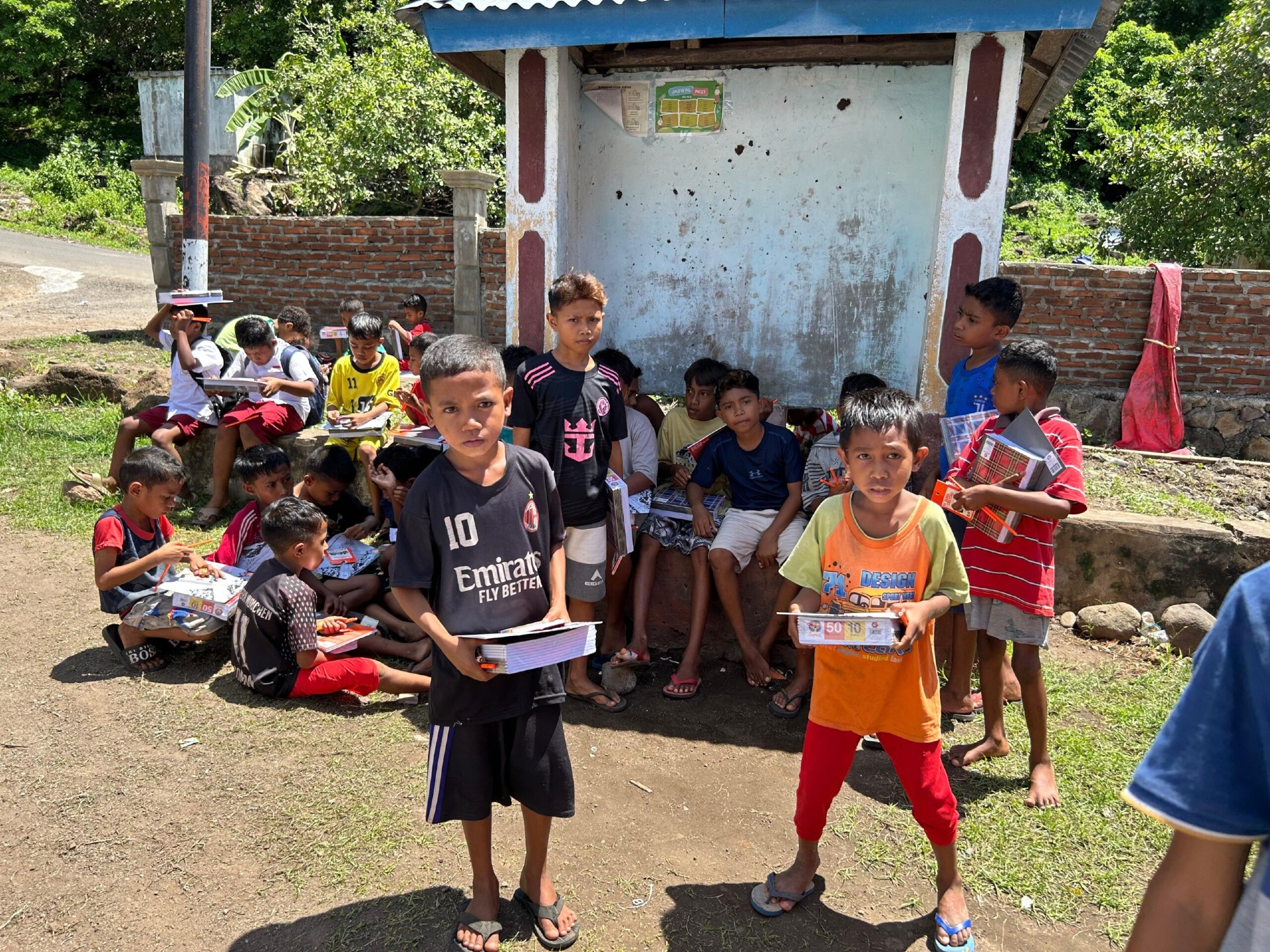Erlangga - Trauma Healing Penyintas Bencana Gunung Lewotobi