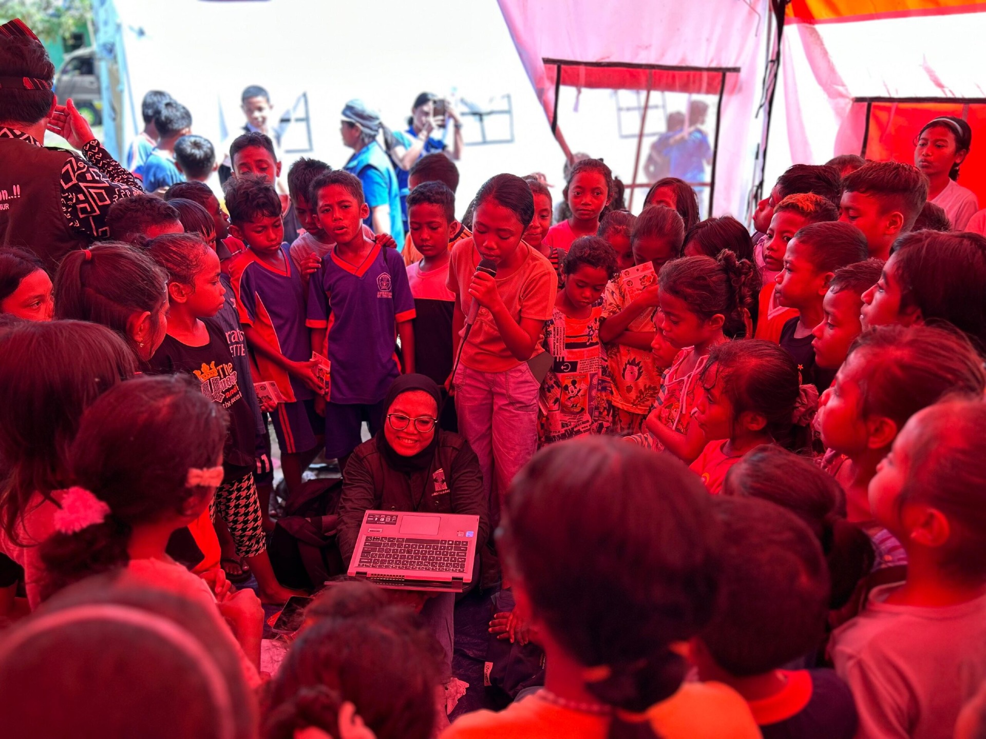 Erlangga - Trauma Healing Penyintas Bencana Gunung Lewotobi